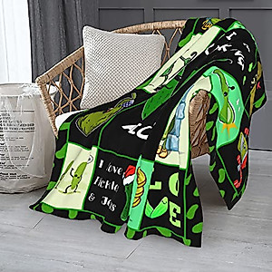 HUGLAZY Cute Pickle Throw Blanket, Plush Sherpa Fleece Novelty Food Blanket Throws for Couch Bed Sofa Travel, 54x70 Funny Blankets for Adults Size Birthday for Girls