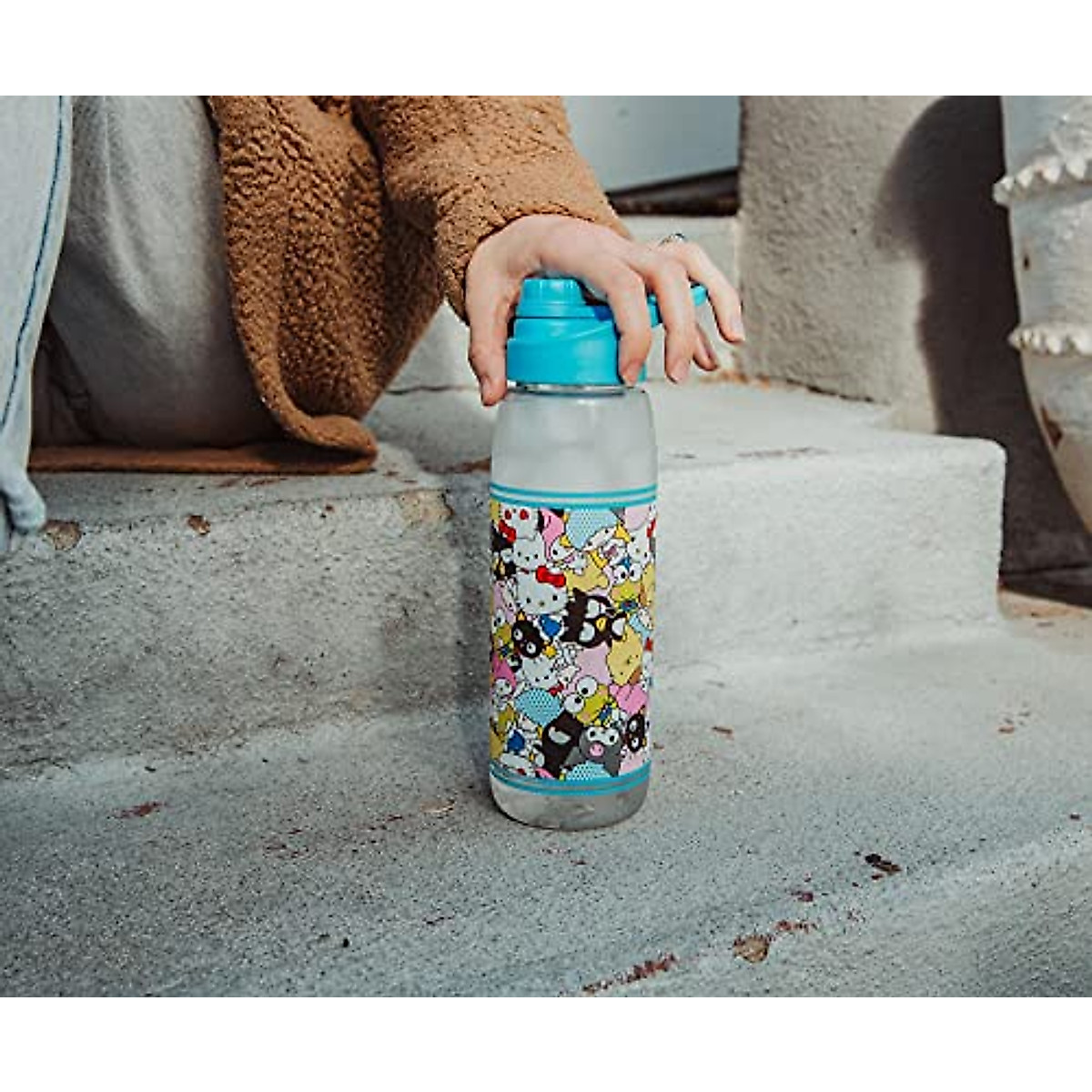 Sanrio Hello Kitty and Friends Plastic Water Bottle With Screw-Top Lid | BPA-Free Plastic Sports Jug | Holds 28 Ounces