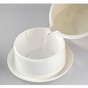 HOME-X Jumbo Hen-Shaped Microwave Egg Boiler with Lid, Cook 1 to 4 Eggs, Quick Hard Boiled Egg Maker, Breakfast Cooking Utensils