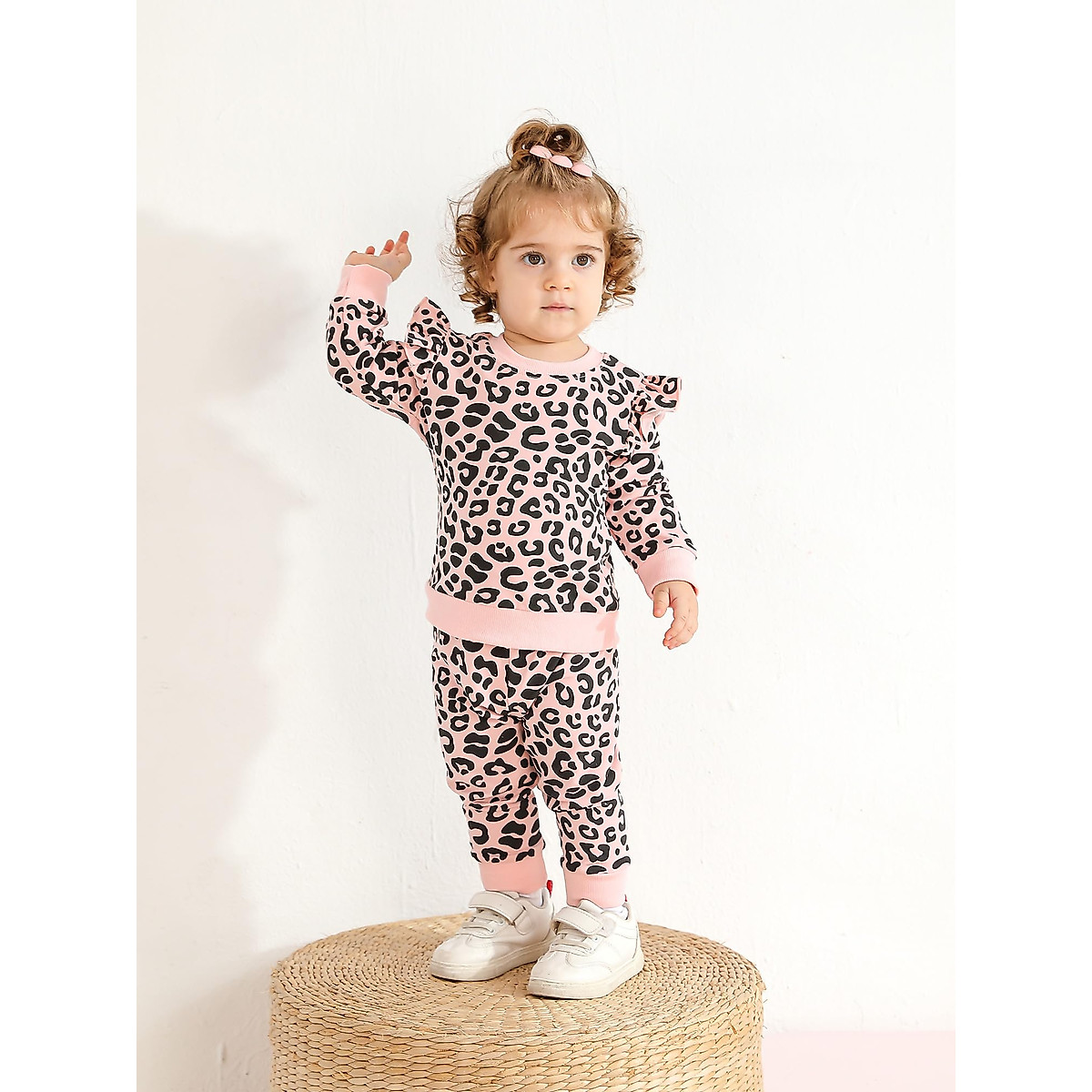 2pcs Baby Girl Leopard Print Ruffle Trim Long-sleeve Pullover and Sweatsuit Pants Clothes Set (6-9 Months) Pink