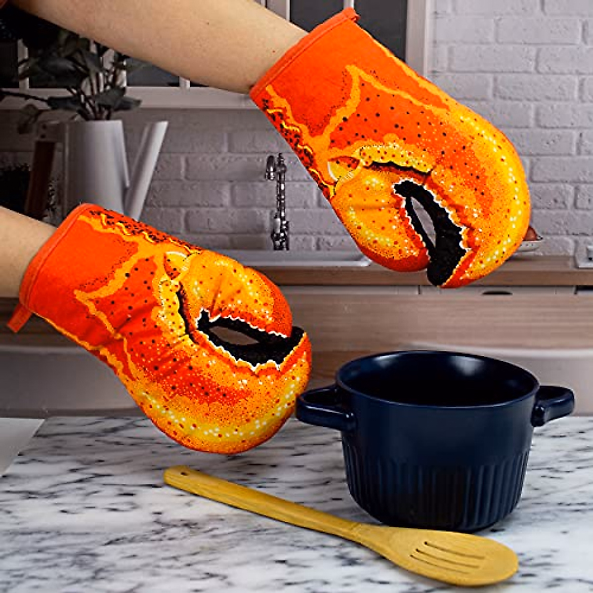 Boston Warehouse Lobster Claw Oven Mitts, One Size, Red