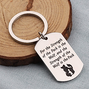 BEKECH The Book Inspired Gift Wolf Quote Keychain For the Strength of the The Wolf Keychain Inspirational Community Gift for Coworker Colleague Friends (silver)