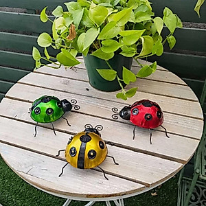 AMZSTAR Solar Outdoor Garden Light with Solar Lamp Ladybug Garden Decoration Metal Waterproof LED Garden Light, Garden Statue Lawn Ornament for Outdoor Garden Walkway Decoration (Red)