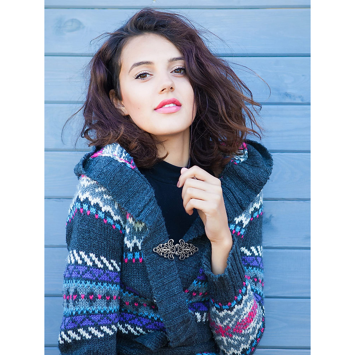 5 Pieces Shawl Clips Cloak Clasp Cardigan Clip Sweater Clips Vintage Collar Retro Cloak Brooches and Silver Shawl Pins for Women Girls Shirt Clips (Novel Style)