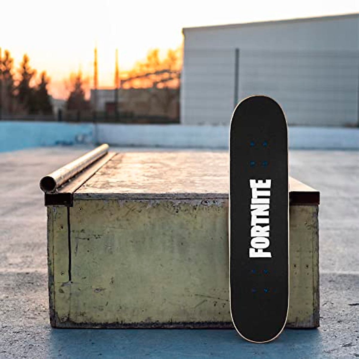 Fortnite 31" Skateboard - Cruiser Skateboard with Printed Graphic Grip Tape, ABEC-5 Bearings, Durable Deck & Smooth Wheels