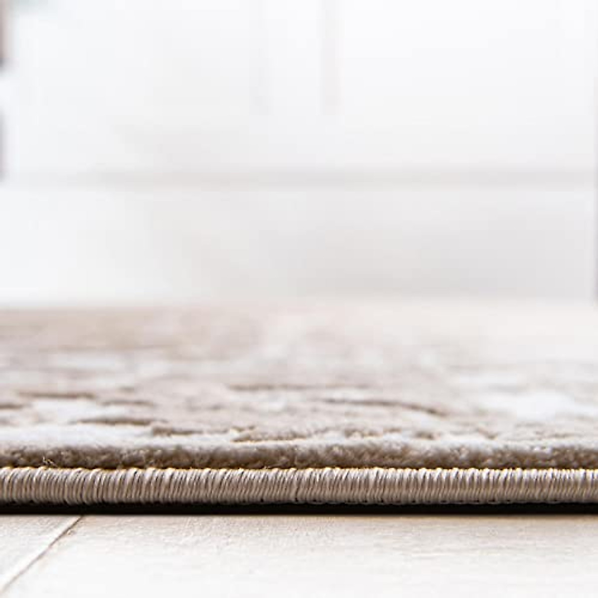 Rugs.com Nepal Collection Rug – 3 Ft Round Snow White Medium Rug Perfect for Kitchens, Dining Rooms