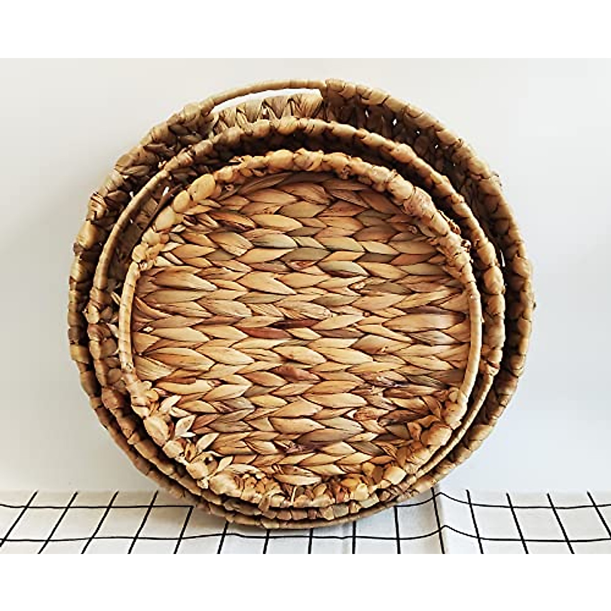 ZKZNsmart Set of 3 Grass Weaving Tray，Hand-Weaving Natural Water Hyacinth Storage Baskets,Wicker Serving Trays with Built-in Handles, Grass Storage Bins for Fruit,Arts and Crafts.