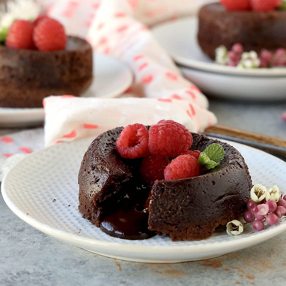 Yomvzake Brownie Bowl Pan 2 Pack, 6 Cavity Mini Round Cake Pan Cantinflas Cake Mold 3 Inch Shortcake Pan Tea Cake Pan Small Lava Cake Pan Cookie Shot Mold for Baking - Gold