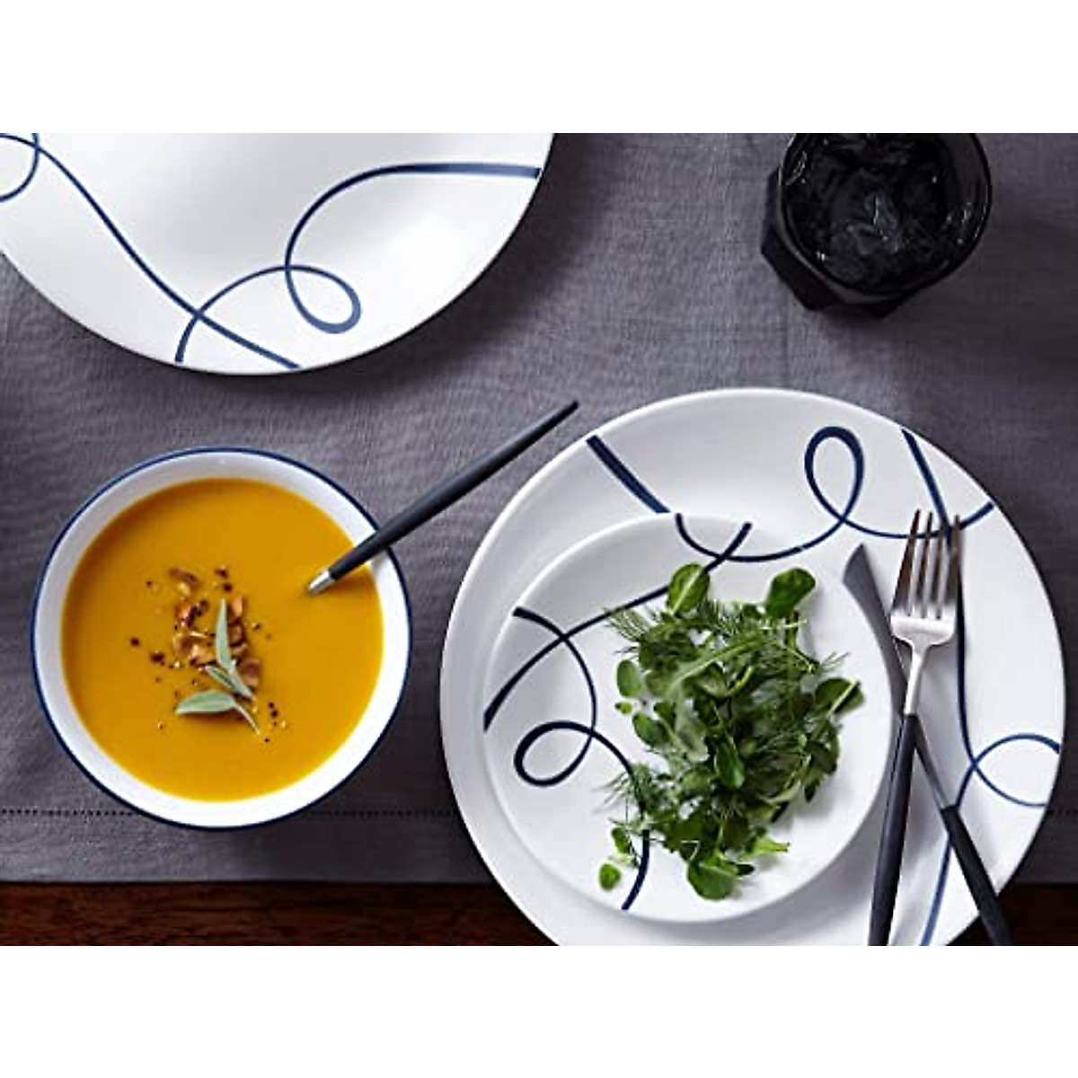 Corelle classic lia 16 pc Dinnerware set