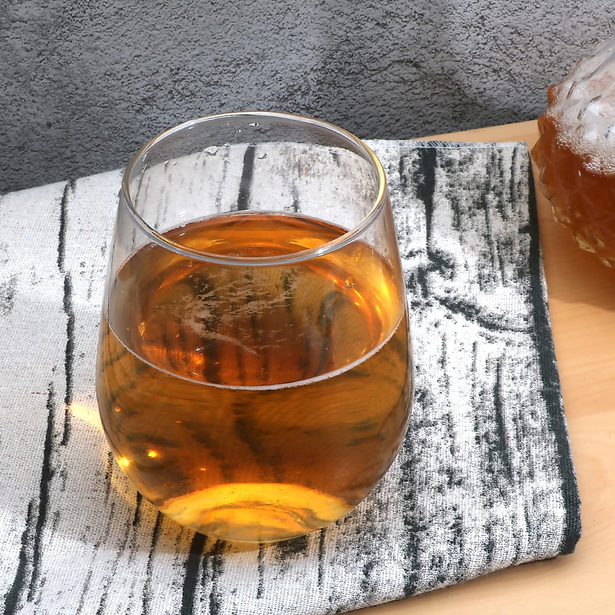 Ufrount Stemless Wine Glasses,Clear Drinking Glass Tumbler,20 OZ Large Modern Wine Glass Cups with Straws,Classic Glassware Set of 8 Ideal for Red Wine,White Wine,Wedding,Birthday or Party