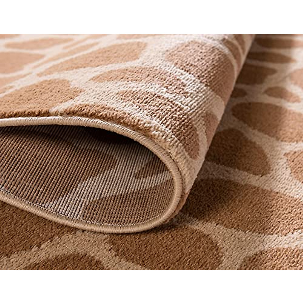 Unique Loom Wildlife Collection Animal Inspired with Giraffe Print Design Area Rug, 3 ft 3 in x 5 ft 3 in, Yellow/Light Brown