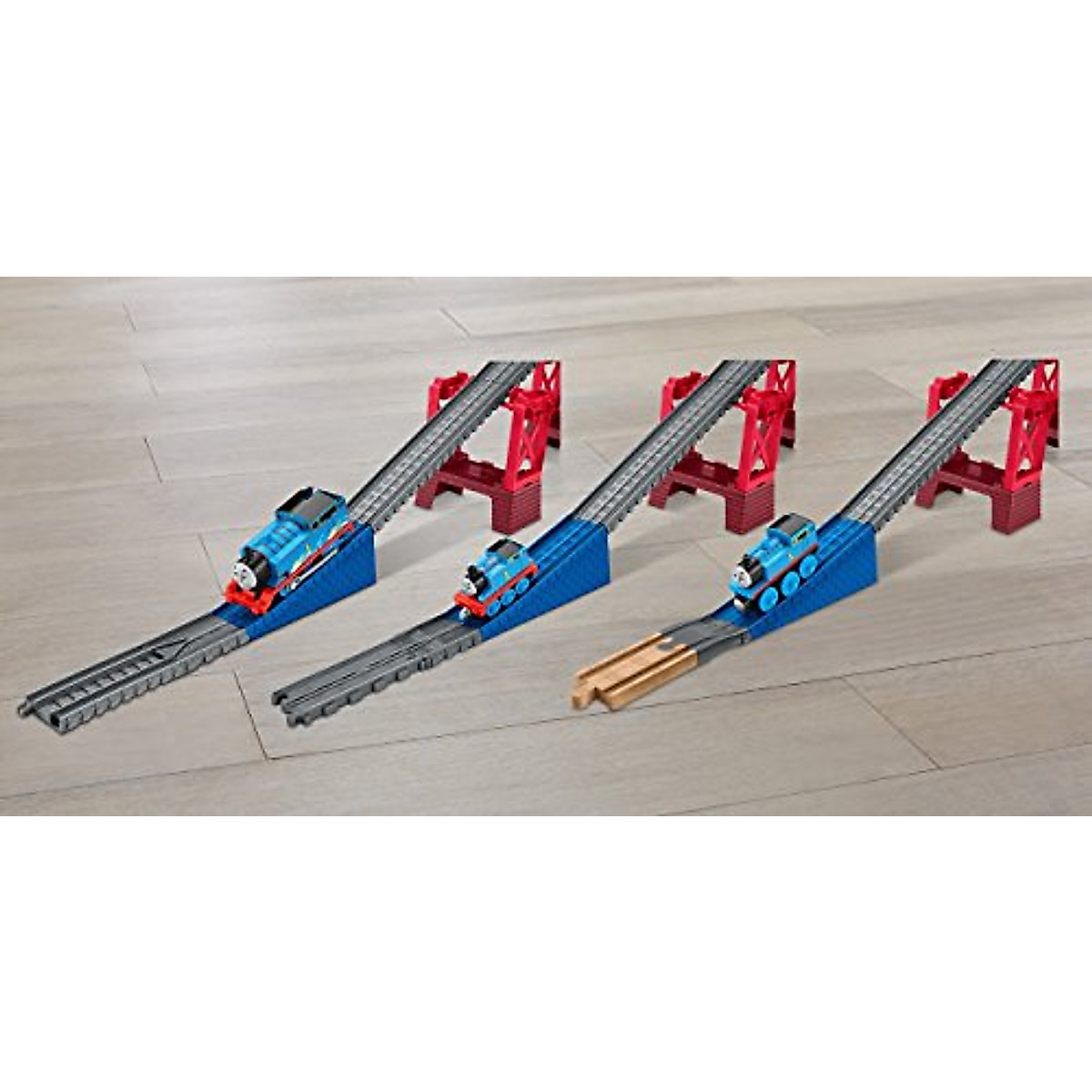 Thomas & Friends Toy Train Set, Super Station, Extra Large Race Track with Motorized Thomas, Diecast Percy & MINIS James for Ages 3+ Years