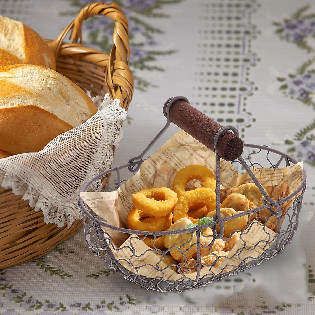 Operitacx Small Metal Wire Egg Basket Fresh Egg Container Organizer Case Countertop Holder Rust Gathering Basket Country Storage Basket for Easter Fruit Duck Egg with Handle (7x4.7 inch)