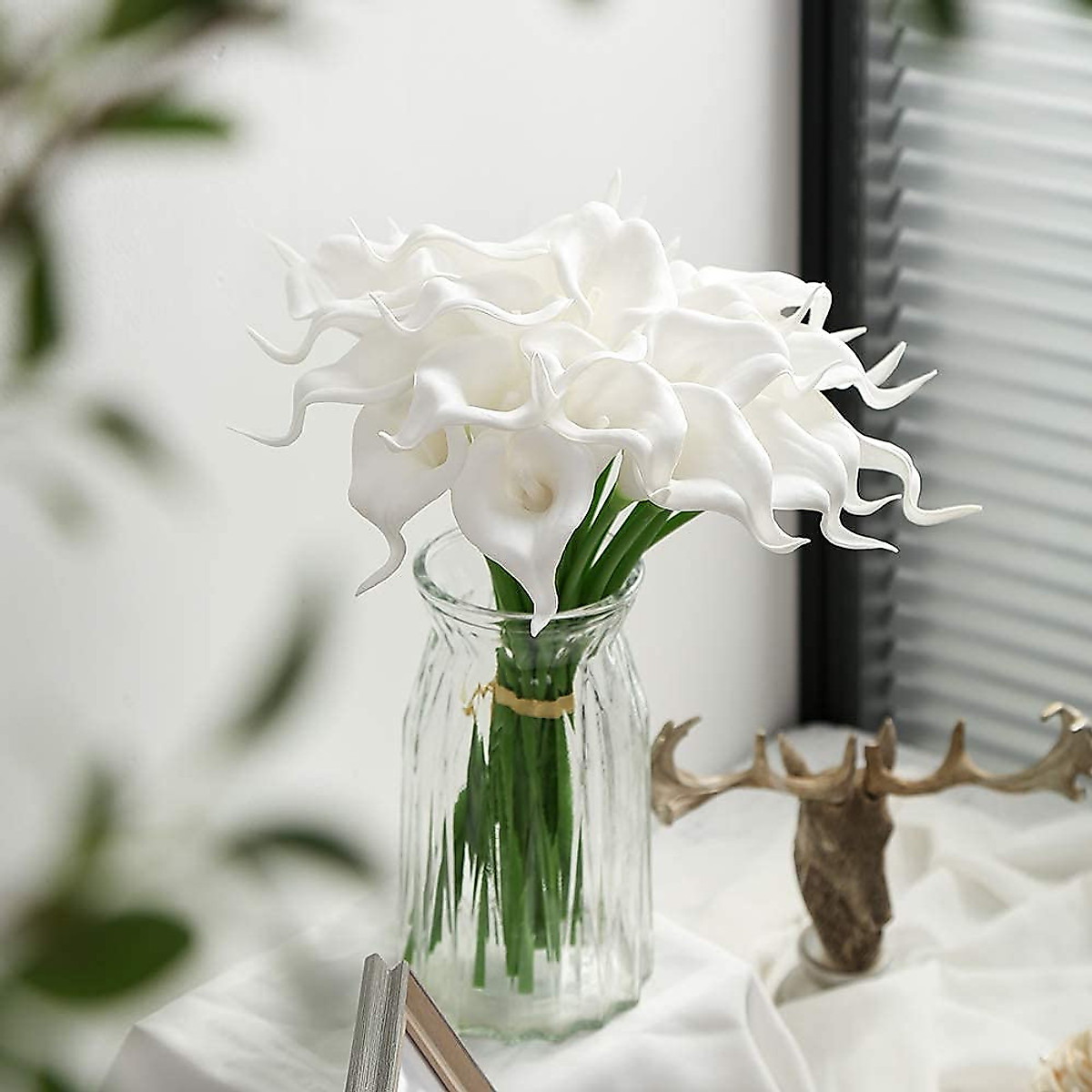 IPOPU 24PCS Artificial Flowers Fake Calla Lily Flowers Real Touch Calla Lily Faux Flowers Arrangement Bouquet for Home Garden Office Party Wedding Bouquet Centerpieces Flower Home Decoration (White)
