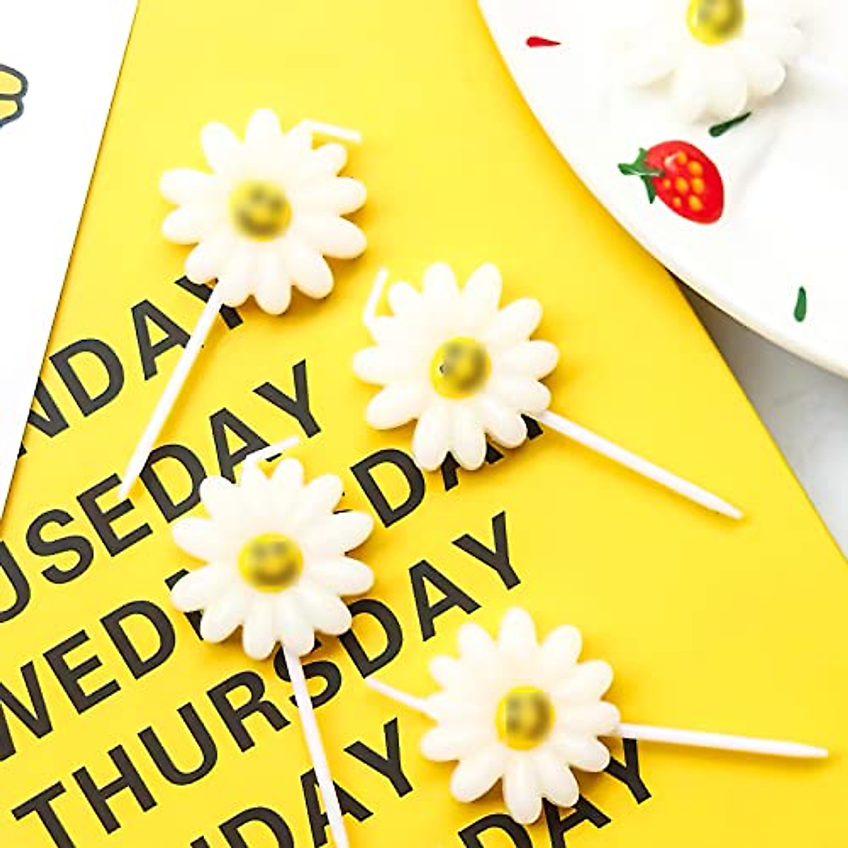 BBeitoo Daisy Birthday Candles - Cute Birthday Candles That Can Be Used for Cake Decoration, Unique Yellow Smilley Face Candle, Suitable for Birthday Cakes, Desserts, and Parties
