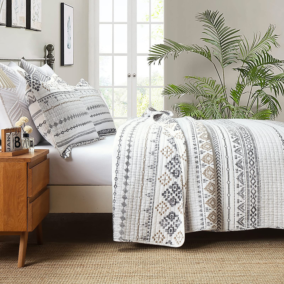 Y-PLWOMEN King Quilt, 100% Cotton Boho King Size Quilt, White/Gray Striped Geometric Quilt Set King, Bohemian Lightweight Soft King Bedspreads for All Season, 3-Pieces