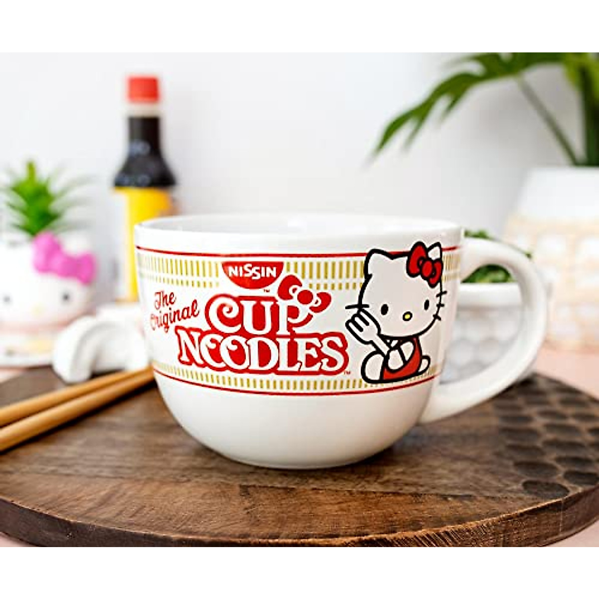 Toynk Sanrio Hello Kitty x Nissin Cup Noodles 24-Ounce Ceramic Soup Mug | Bowl For Ice Cream, Cereal, Oatmeal | Large Coffee Cup For Espresso, Caffeine, Beverage | Cute Home & Kitchen Essentials