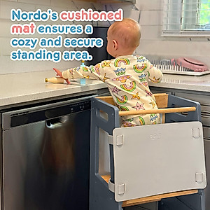 Toddler Kitchen Stools Helper with Adjustable Height and Anti-Slip Protection, Kids Standing Tower with Safety Rail, Kids Montessori Step Stool with Learning Chalkboard, White