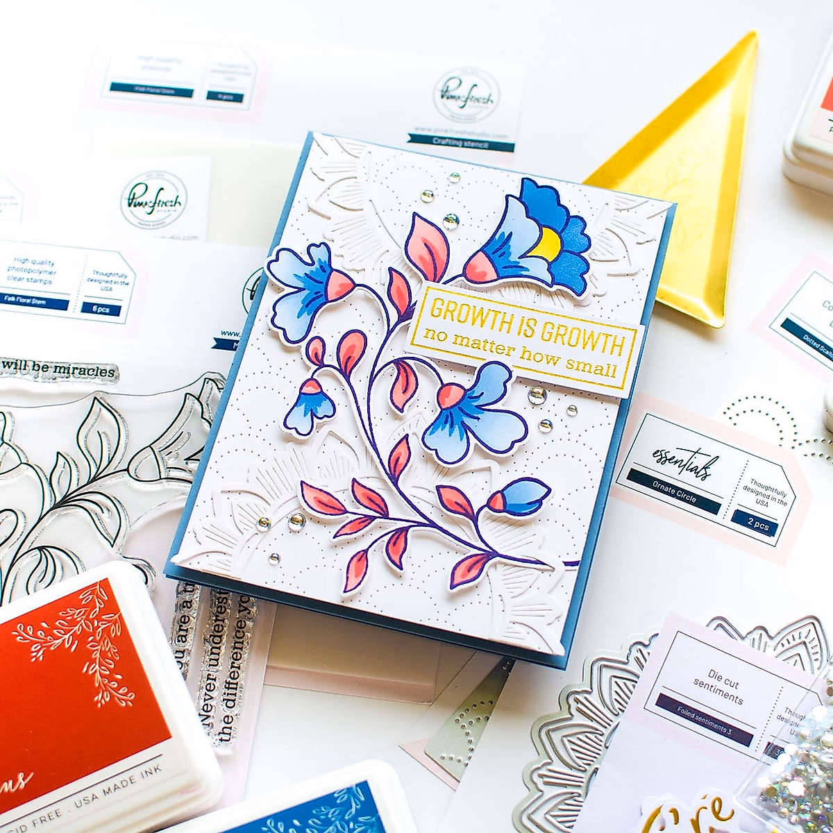 PINKFRESH STUDIO Dotted Scallops Cover Plate Die