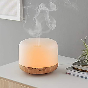 Amazon Basics 500ml Ultrasonic Aromatherapy Essential Oil Diffuser, Classic Wood Grain Base, Includes Timer and 7-Color Night Light