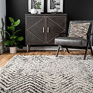 nuLOOM Amanda Moroccan Chevron Tassel Shag Area Rug, 5' Round, Off-white