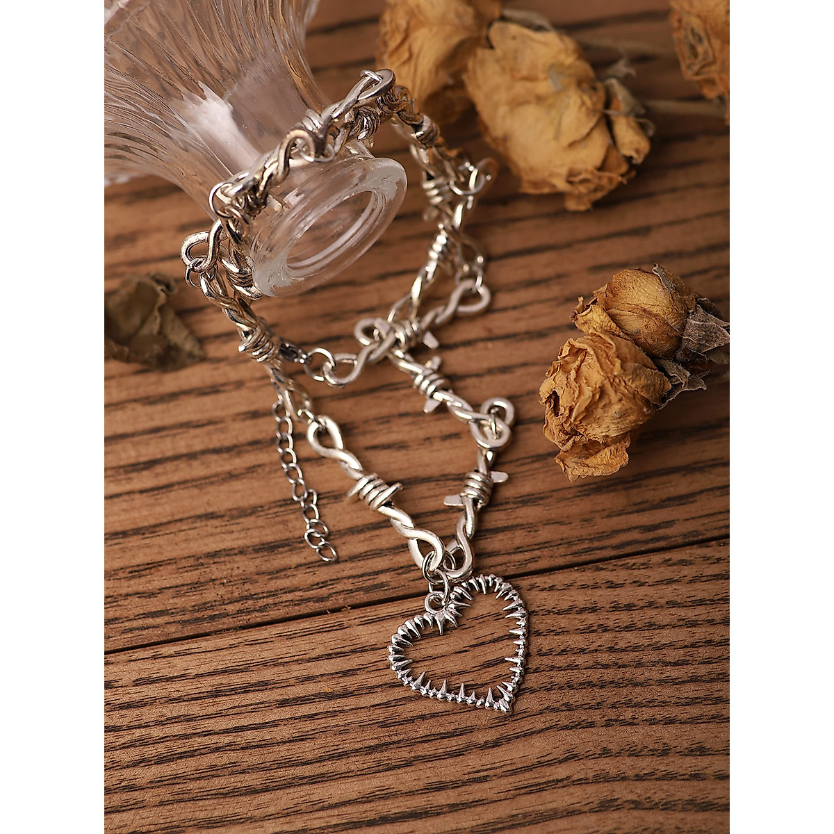 Sacina Gothic Barbed Wire Heart Necklace, Zinc Alloy Heart Pendant, Goth Jewelry Gift for Women