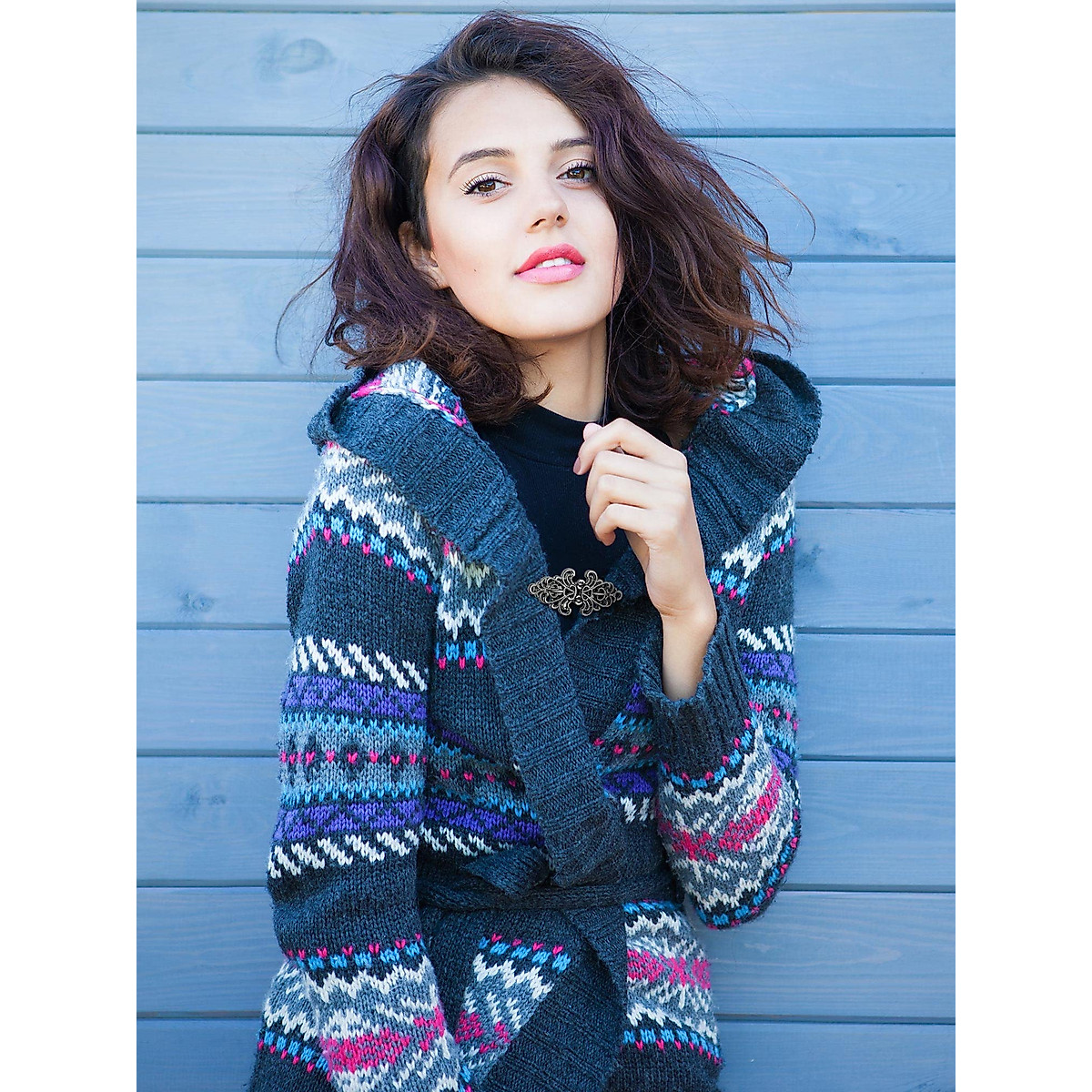 WILLBOND 4 Pieces Vintage Sweater Swirl Clip Cape Cloak Clips Retro Cardigan Clip Shawl Collar Clasp Dress Shirt Brooch Clip (Black)