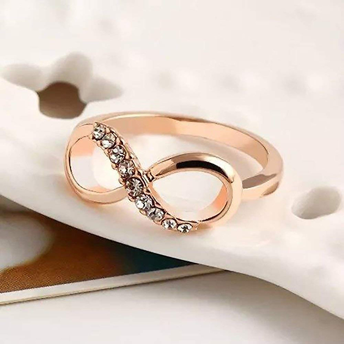 U-M PULABO Luxury 8 Infinity Zircon Inlaid Ring Wedding Evening Party Women Finger Jewelry Creative and Exquisite Popular