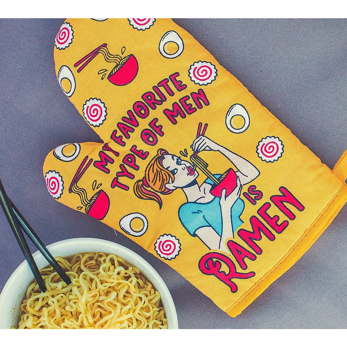 My Favorite Type of Men is Ramen Oven Mitt Funny Noodles Soup Dating Relationship Kitchen Glove Funny Graphic Kitchenwear Love Funny Food Novelty Yellow Oven Mitt