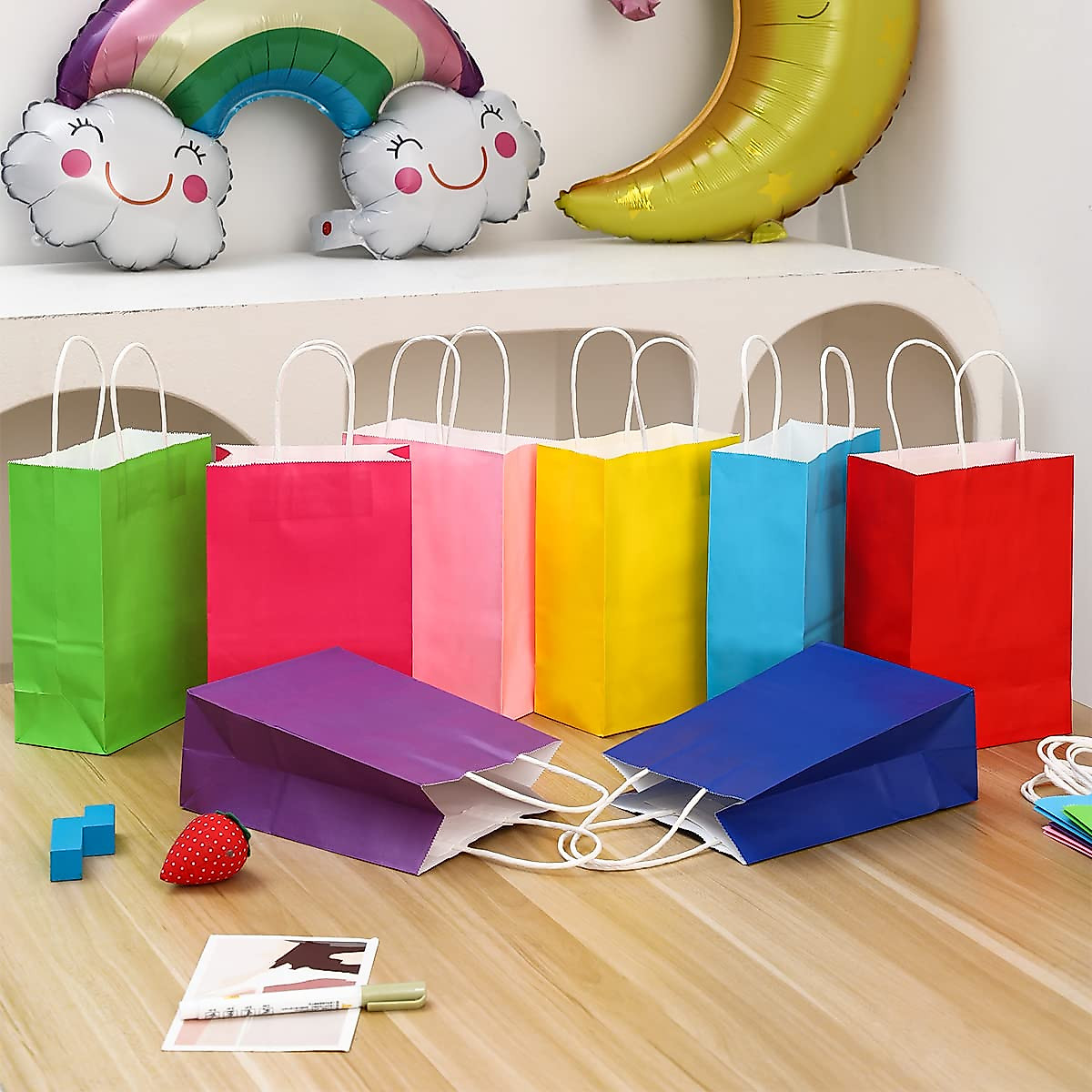 Vammy 32 Pack Small Gift Paper Bags 5.9x3.15x8.27 inch, Party Favor Gift Bags with Handles, Kraft Paper Gift Bags Bulk for Birthday Wedding Party Favors Baby Shower Grocery Retail Shopping Business