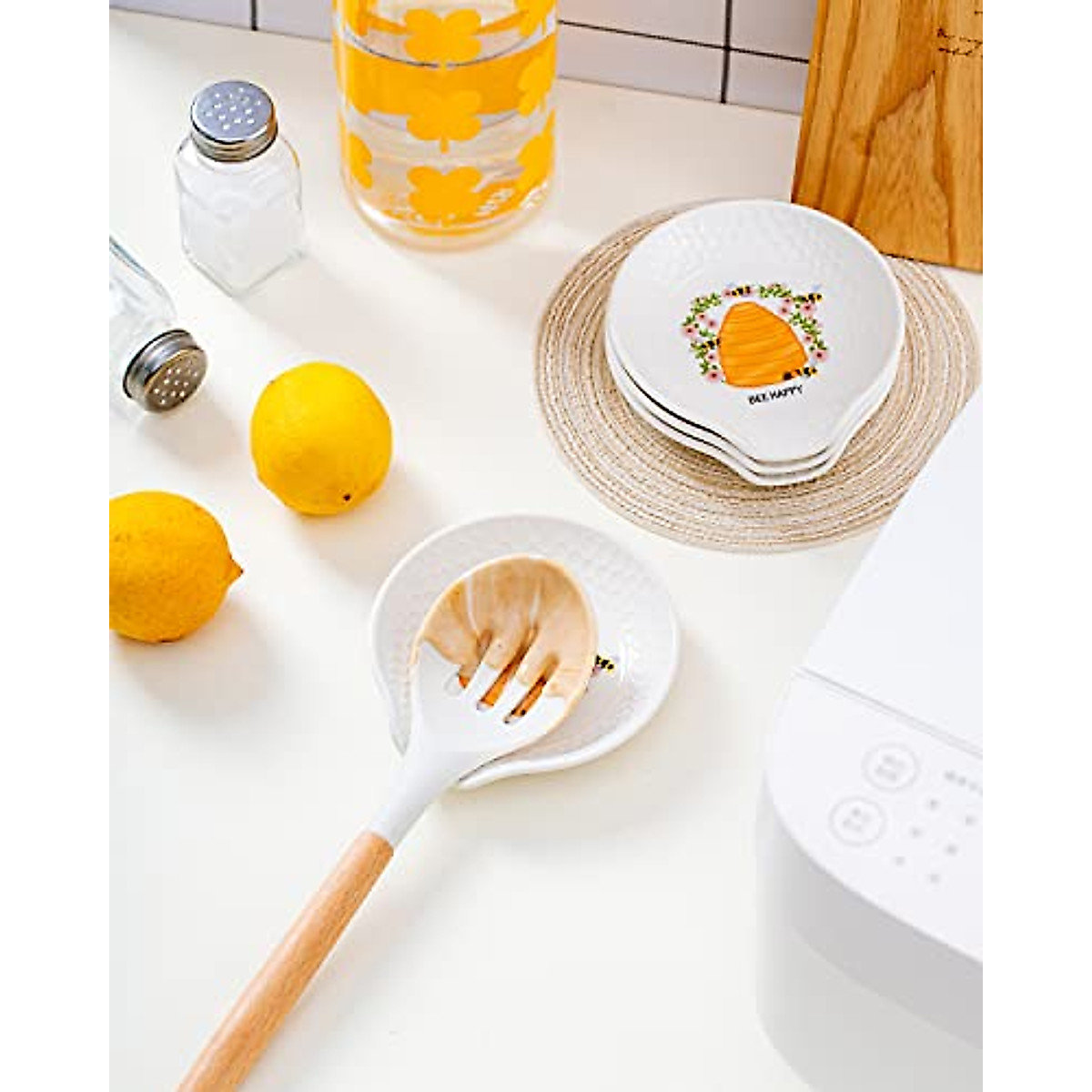 Yoeuen Spoon Rest for Stove Top 1pcs, Ceramic Spoon Holder for Countertop, White Cute Spoon Rest for Kitchen Counter, Bee Farmhouse Coffee Spoon Holder for Stove Top, Cooking & Counter Protection