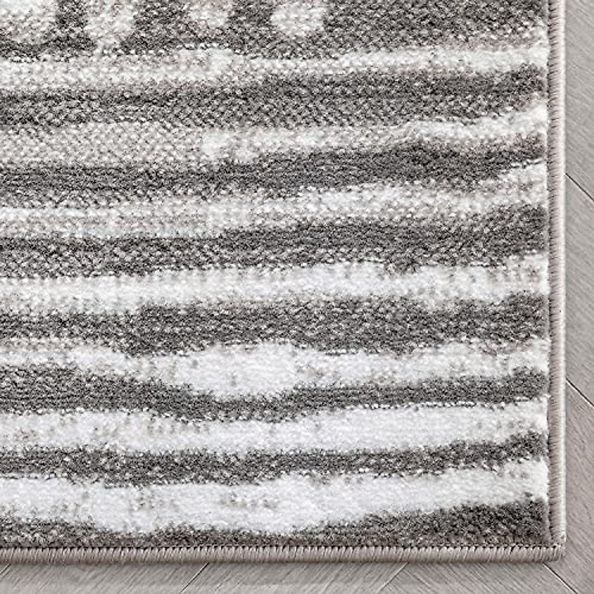 Well Woven Axasta Grey Diamond Medallion Tribal Area Rug (5'3" x 7'3")