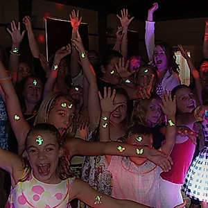 Konsait Temporary Tattoos for Kids, Glow In The Dark Mixed Style Cartoon Tattoo, Luminous Unicorn Mermaid Butterfly Animal Dinosaur Pirate Car Space Fake Tattoo, Boys Girls Party Favor Supplies