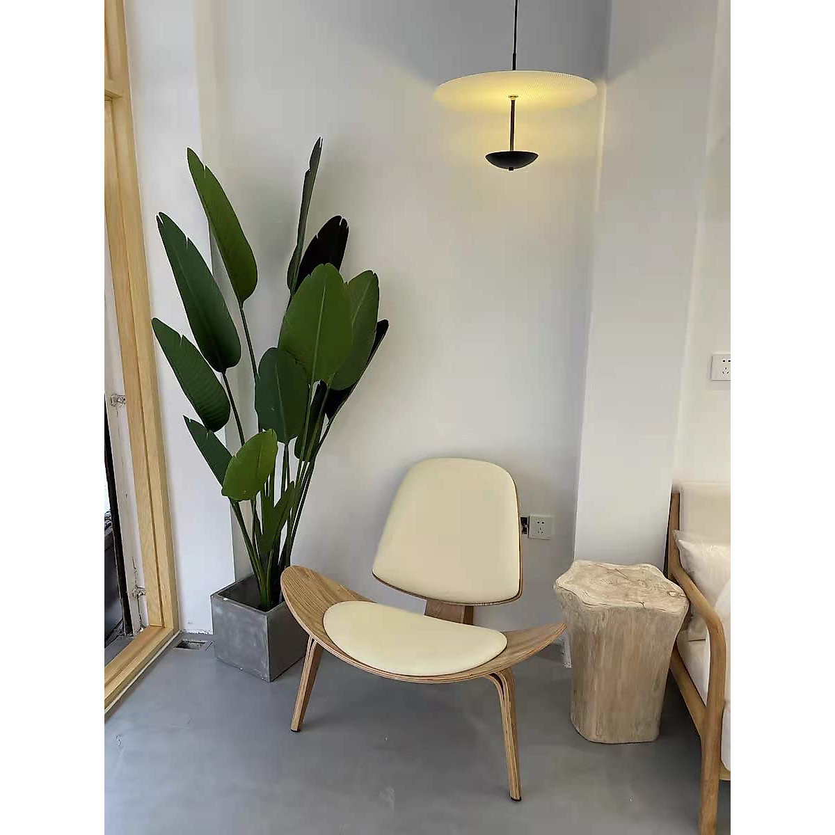 ZEFISON Hans Wegner Style Three- Legged Shell Chair Ash Plywood White Faux Leather Accent Chair Living Room Furniture Mid-Century Modern Shell Chair (Wood Color-White)