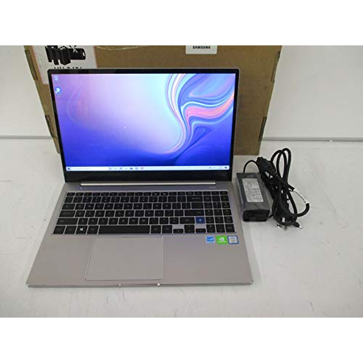 SAMSUNG Notebook 7 15.6” (16GB RAM/512GB SSD MX250)