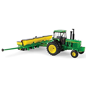 John Deere 1/64 Scale 4450 Tractor with 7200 Planter Prestige Collection 14+
