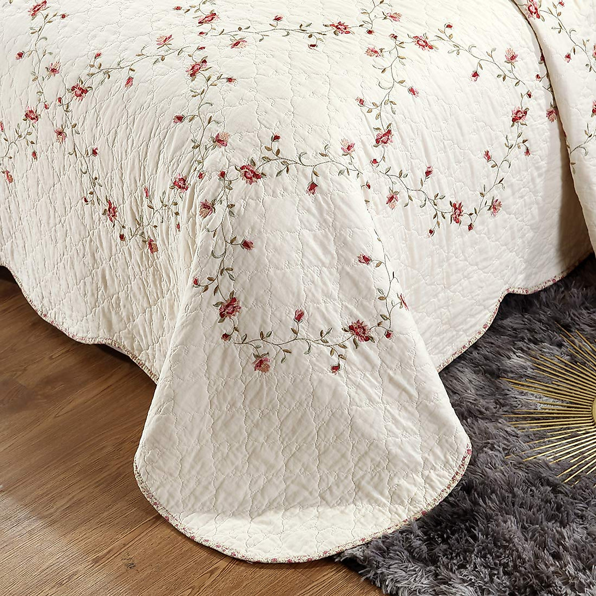 vctops 3-Piece Elegant Floral Embroidered Bedspread Coverlet Set 100% Cotton Reversible Patchwork 1 Quilt and 2 Pillow Shams Full/Queen, Flower