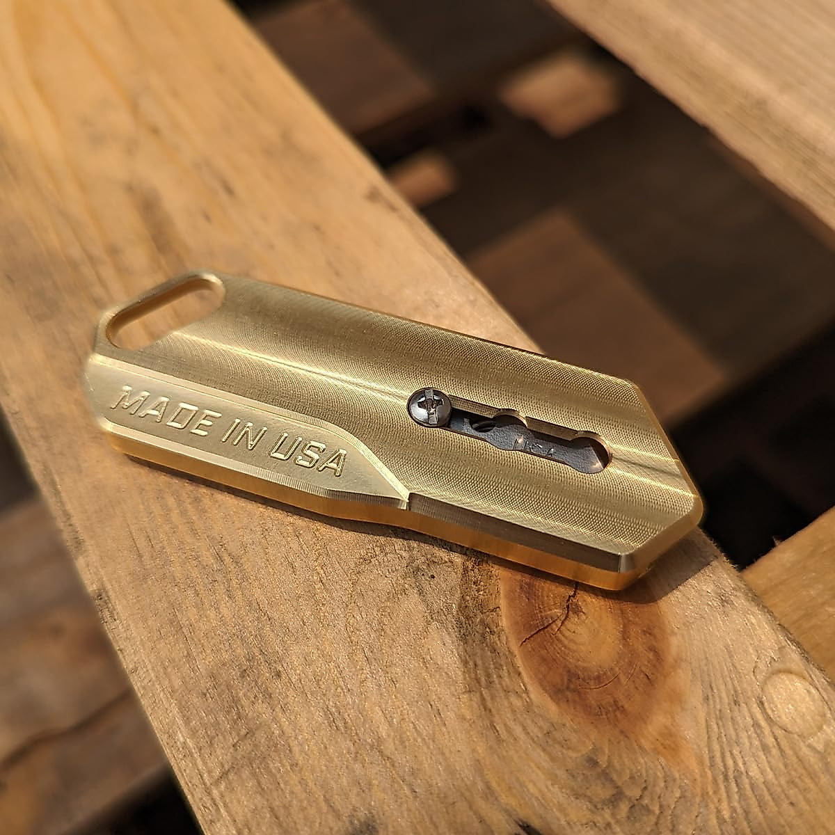 Milspin Magnus Brass EDC Utility Knife with Retractable Razor and 5 Blades