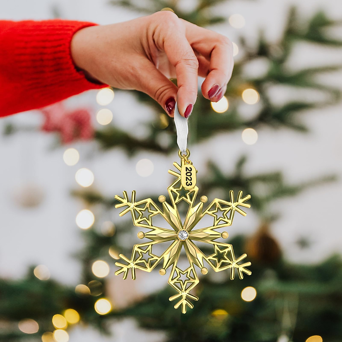 West style 2023 Golden Christmas Tree Ornaments Set 3 Pieces –Metallic Snowflake Hanging Home Deco Hanging Pendant Holiday Keepsake Gift (3 Pcs Set, Golden)