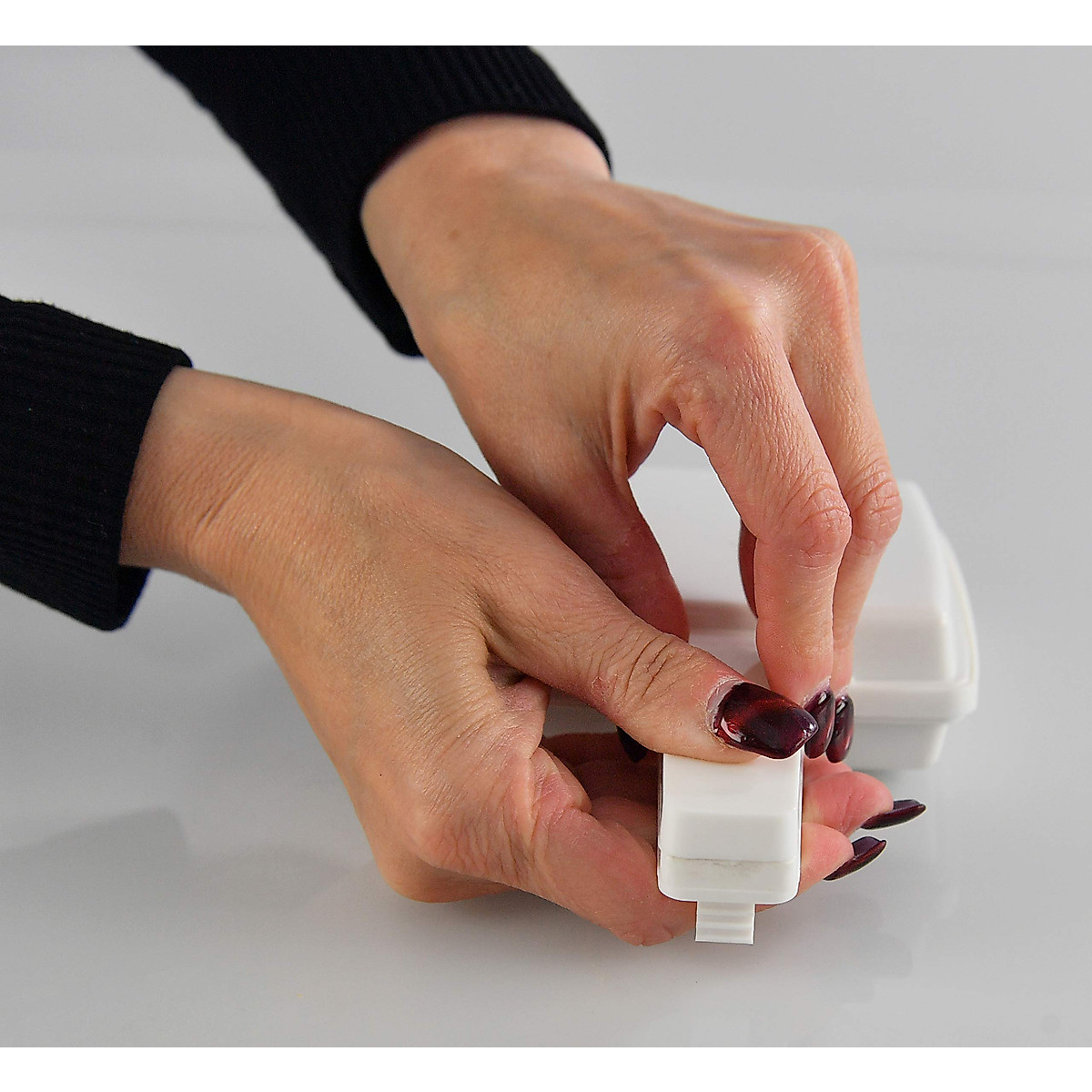 HOME-X Microwavable Classic Square Belgian Waffle Maker