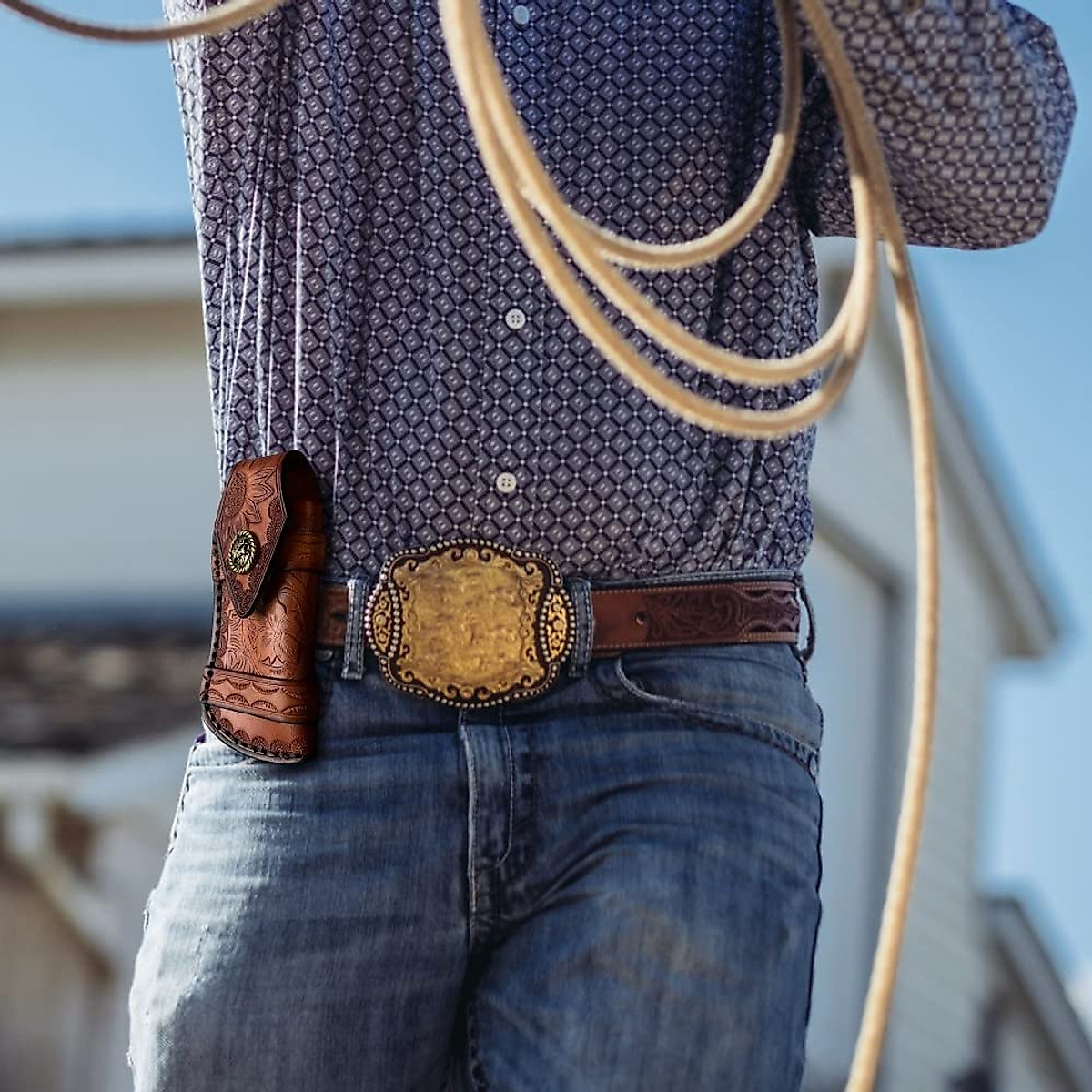 MiOYOOW 4.7" Pocket Knife Pouch, Carved Folding Knife Holster Horizontal/Vertical Leather Knife Holder for Camping Hunting Jungle Exploration