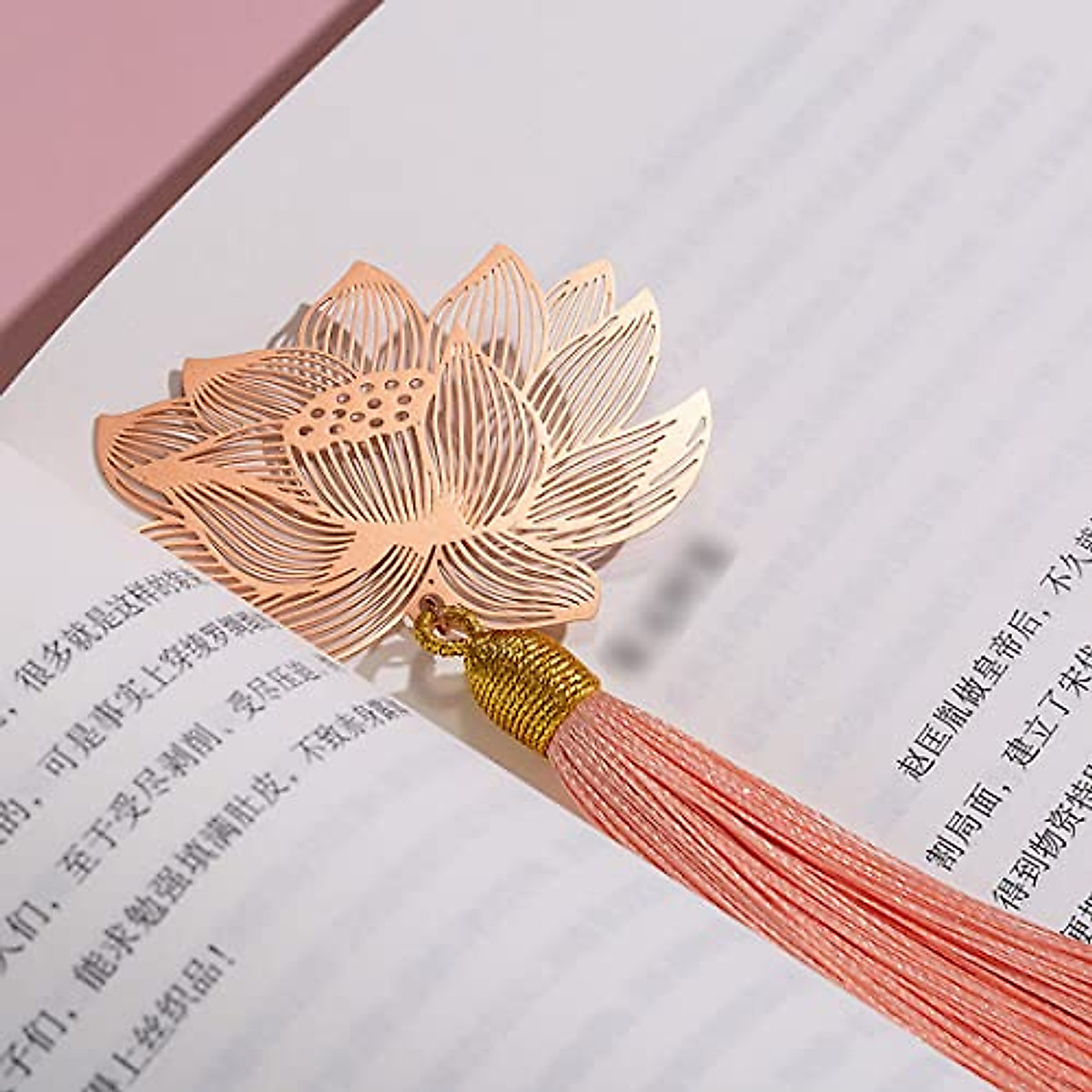 2 Pcs Hollow Metal Bookmarks Retro Flowers Leaves Reading Markers with Chinese Knot Tassel for Students Teachers Gift Giving Rose Gold Lotus Ginkgo