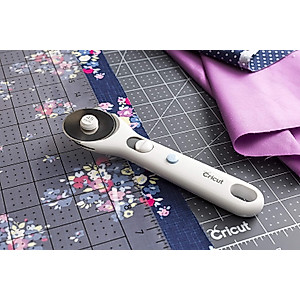 Cricut Rotary Cutter - Rotary Cutter for Fabric, Sewing and Quilting Projects - Compatible For Both Right- and Left-Handed Use - [45mm]