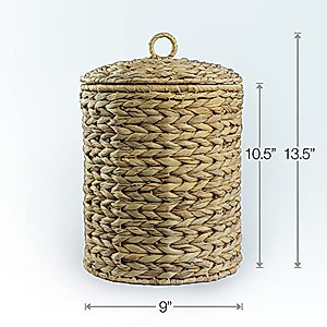 Round Water Hyacinth Wicker Waste Basket with Lid, Trash can Wastebasket, Garbage Container bin with Plastic Inlay - for Bathroom, Kitchen, Bedroom, Home Office Under Desk – Natural/Hand Woven