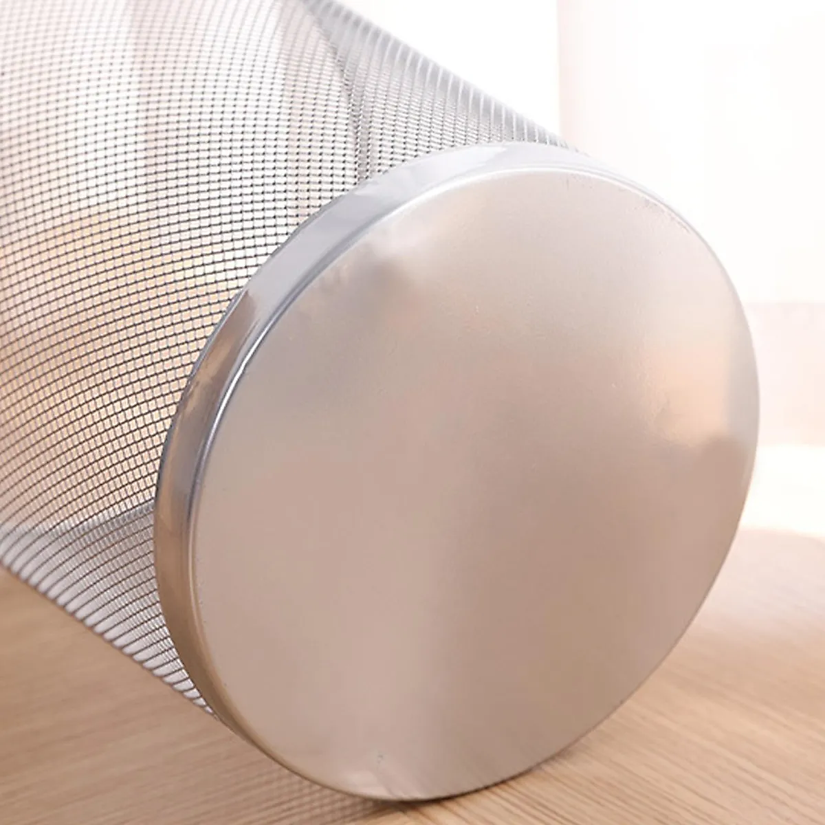 Generic Metal Meshround Garbage Can,Trash Can Mesh Round Open Top Wastebasket,Wire Mesh Desk Trash Can, for Home and Office Workspace (Silver)