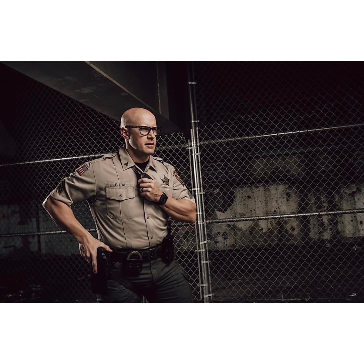 THE MIC LOOP - Keeps Portable Radio Mic in Place for Police/Law Enforcement Black