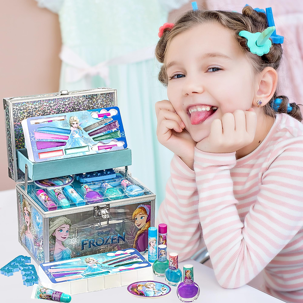 Disney Frozen Train Case Girls Beauty Set, Kids Makeup Kit for Girls, Real Washable Toy Makeup Set, Frozen Gift, Play Makeup, Pretend Play, Party Favor, Birthday, Toys Ages 3 4 5 6 7 8 9 10 11 12