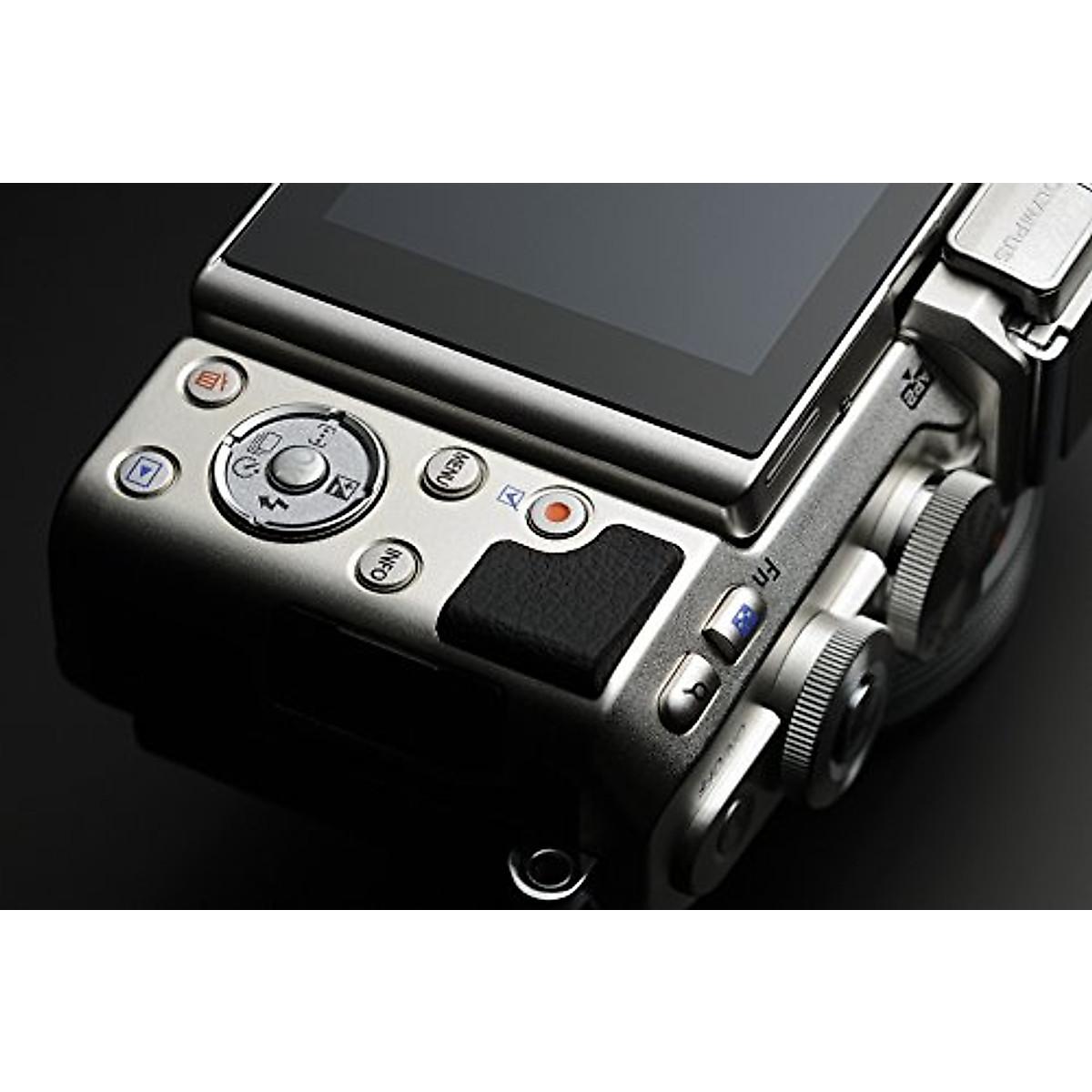 Olympus E-PL7 16MP Mirrorless Digital Camera with 3-Inch LCD with 14-42mm EZ Lens (Silver) - International Version