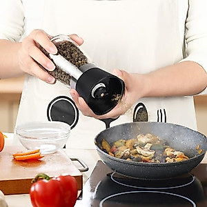 Pepper Grinder Pepper Mill, Salt Grinder Refillable,(Single Package) Adjustable Coarseness Black Pepper Grinder, Stainless Steel Sea Salt Shaker with Ceramic Rotor(black lid short)