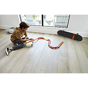 Hot Wheels Track Builder Unlimited Playset Premium Curve Pack, 16 Component Parts & 1:64 Scale Toy Car